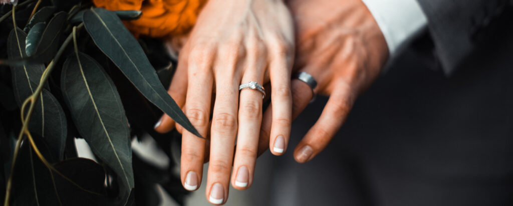 Difference between engagement rings and wedding rings